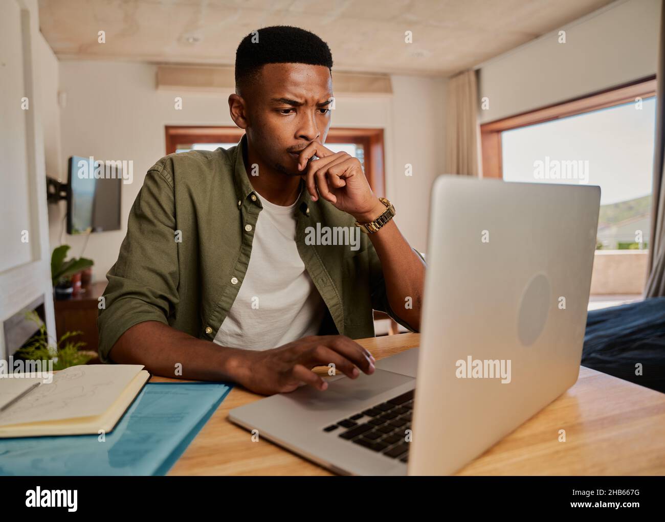Adult typing hi-res stock photography and images - Alamy