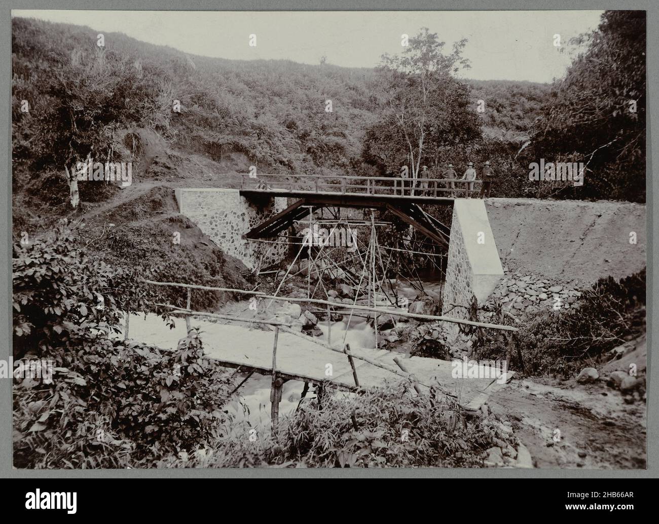 Auxiliary bridge hi-res stock photography and images - Alamy