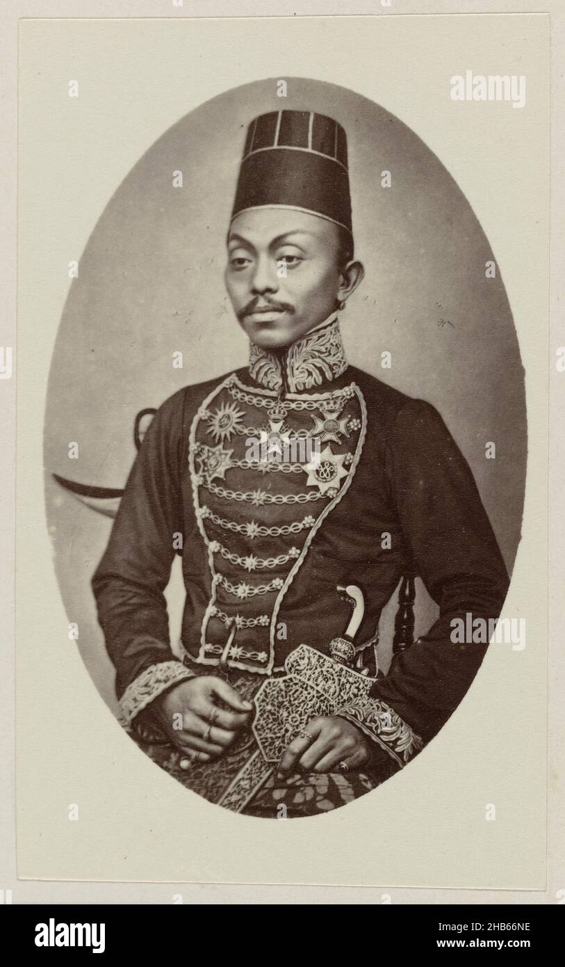 Pakoe Boewono IX, Susuhunan of Surakarta, Studio portrait of Pakoe ...