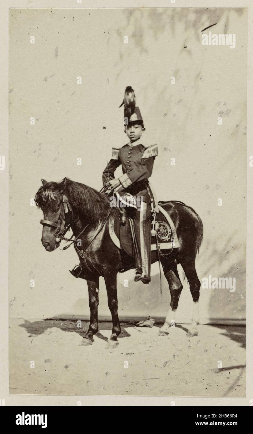 Young indian monarch seated hi-res stock photography and images - Alamy