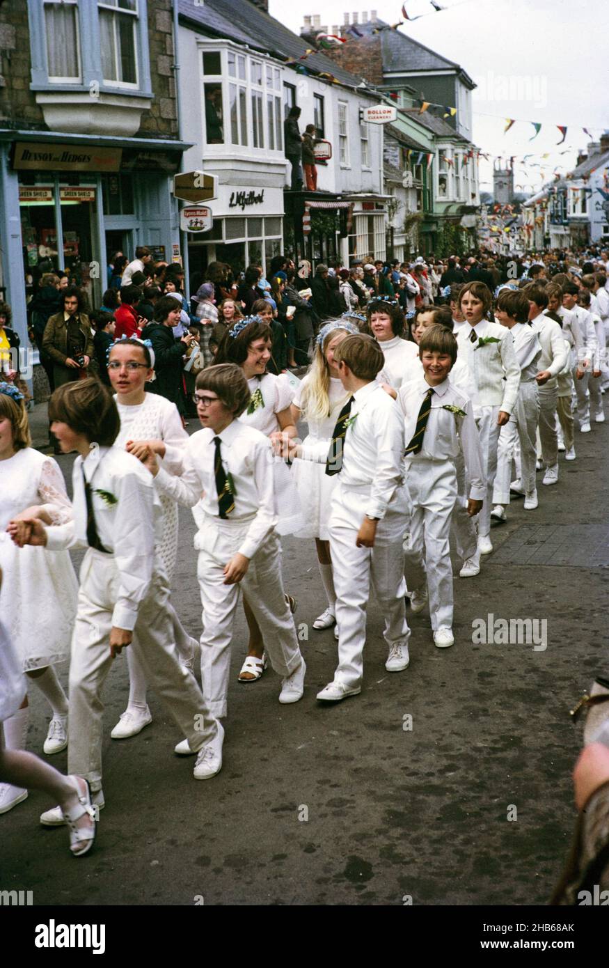 Flora Day, Furry dance, Children's procession dance, Helston, Cornwall ...
