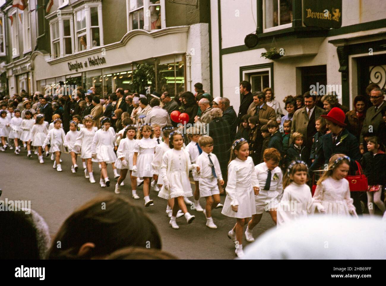 Flora Day, Furry dance, Children's procession dance, Helston, Cornwall ...