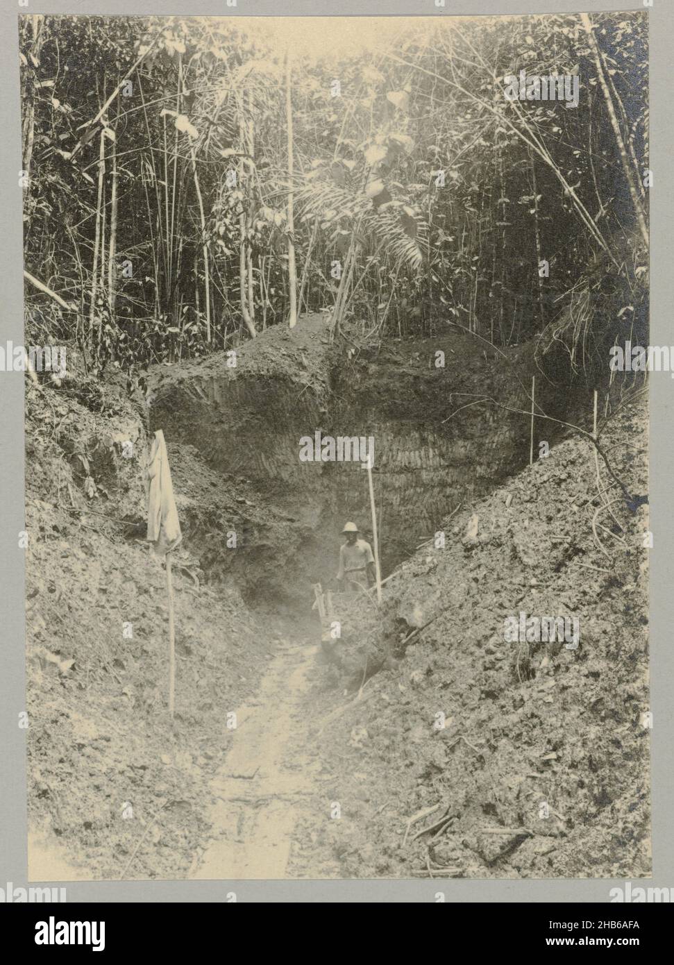 Gold pit on placer de Jong (title on object), The gold pit on the ...