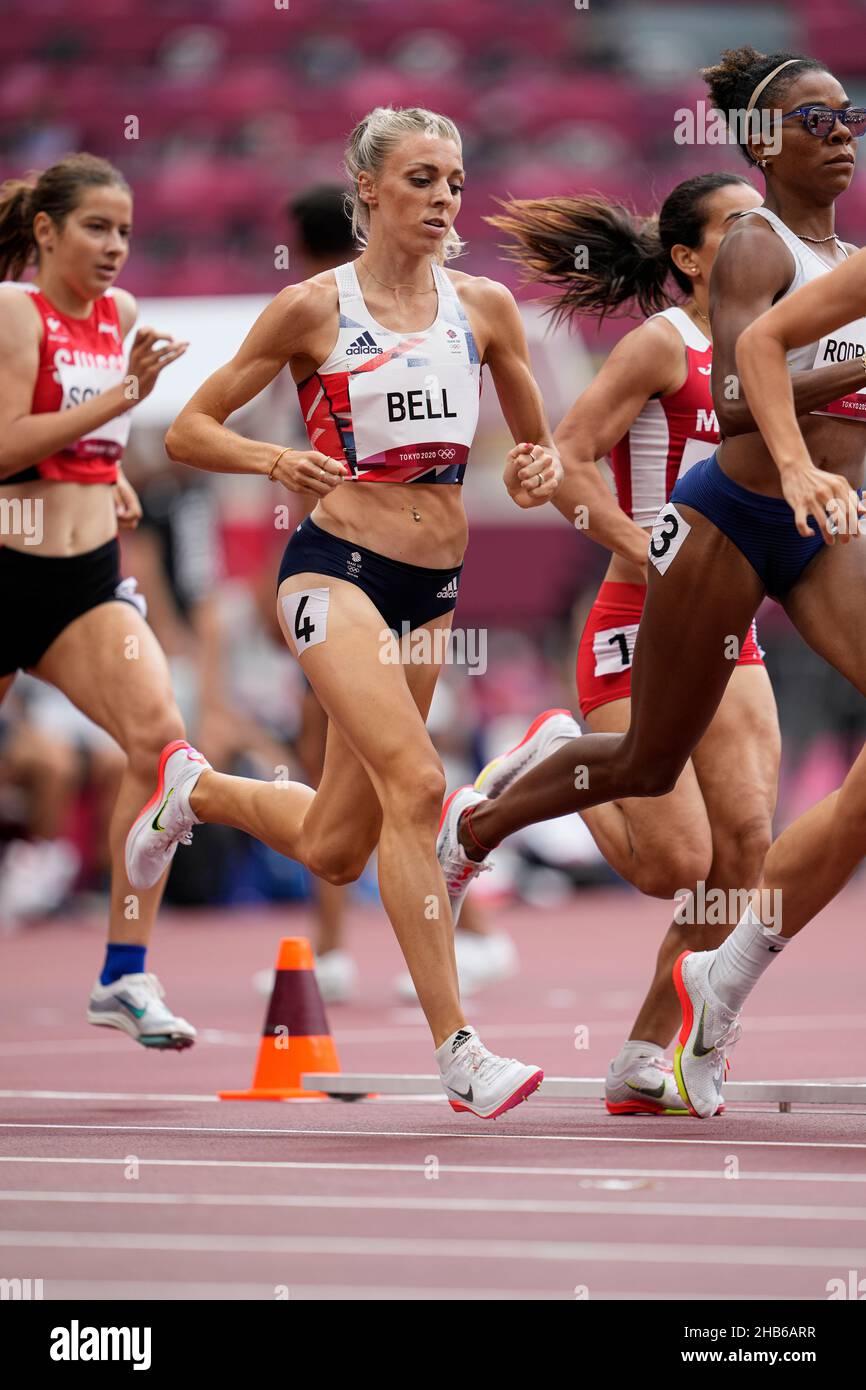 Alexandra Bell competing in the 800 meters of the 2020 Tokyo Olympics ...