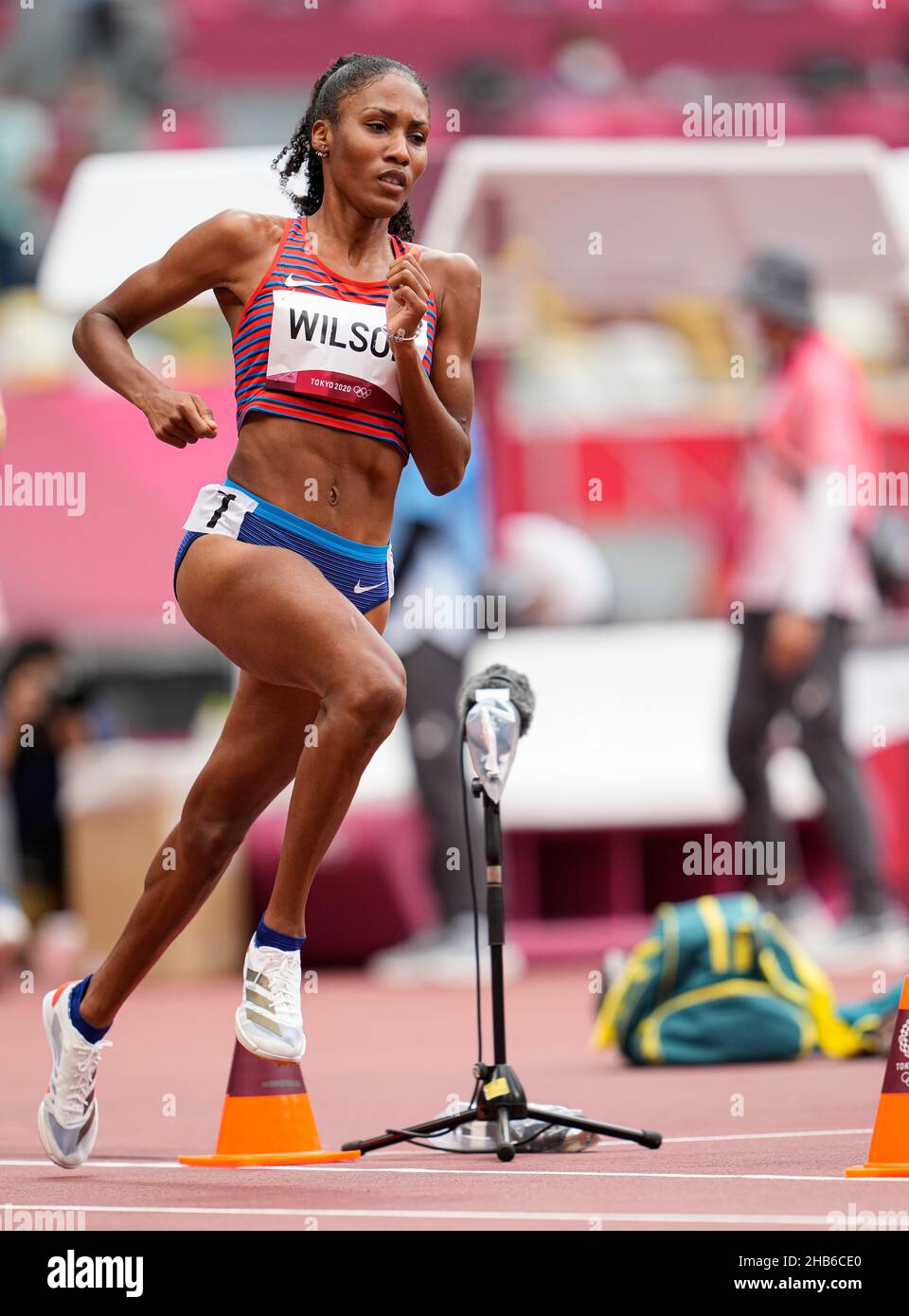 Ajee Wilson competing in the 800 meters of the 2020 Tokyo Olympics ...