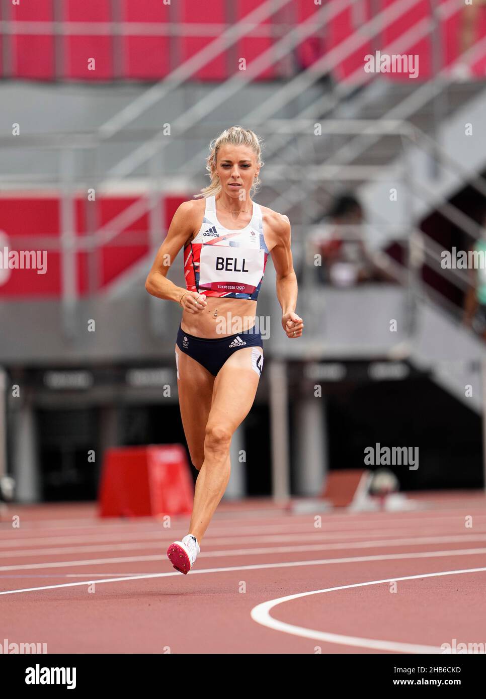 Alexandra Bell competing in the 800 meters of the 2020 Tokyo Olympics ...