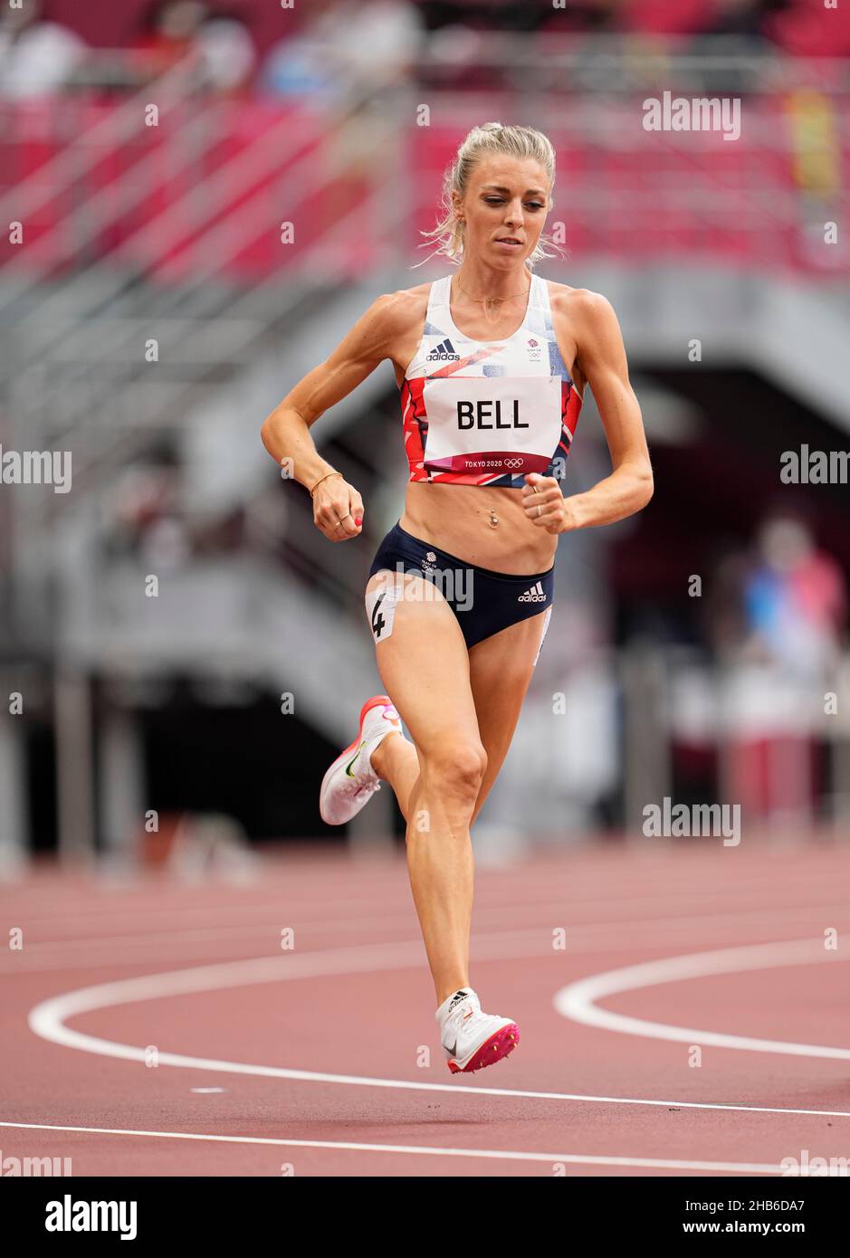 Alexandra Bell competing in the 800 meters of the 2020 Tokyo Olympics ...