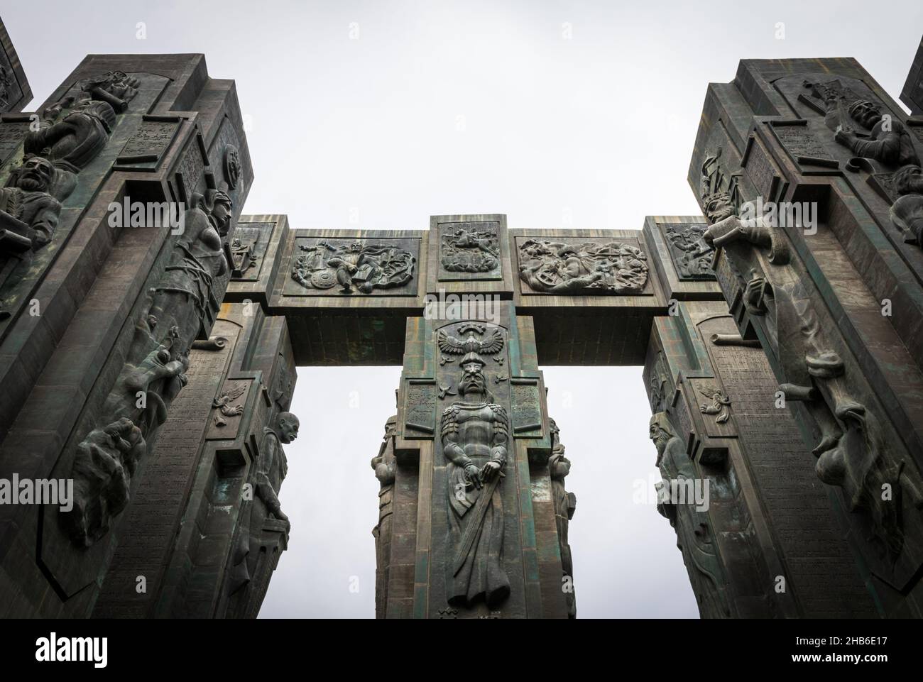 Dramatic view up to the tops of giant columns og Chronicles of Georgia ...