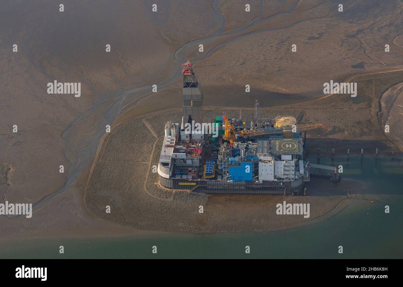 Sea oil rig wadden sea hi-res stock photography and images - Alamy
