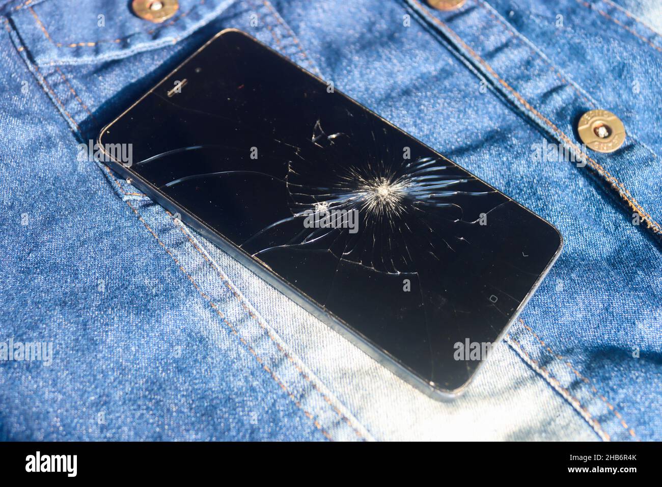 Cell tone hi-res stock photography and images - Alamy