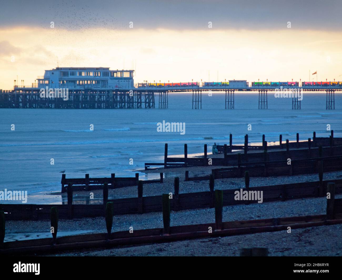 Worthing pier east sussex hi-res stock photography and images - Alamy