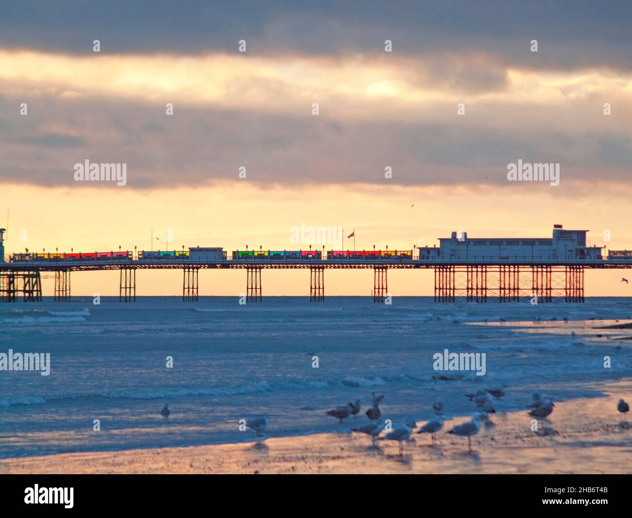 Worthing pier east sussex hi-res stock photography and images - Alamy