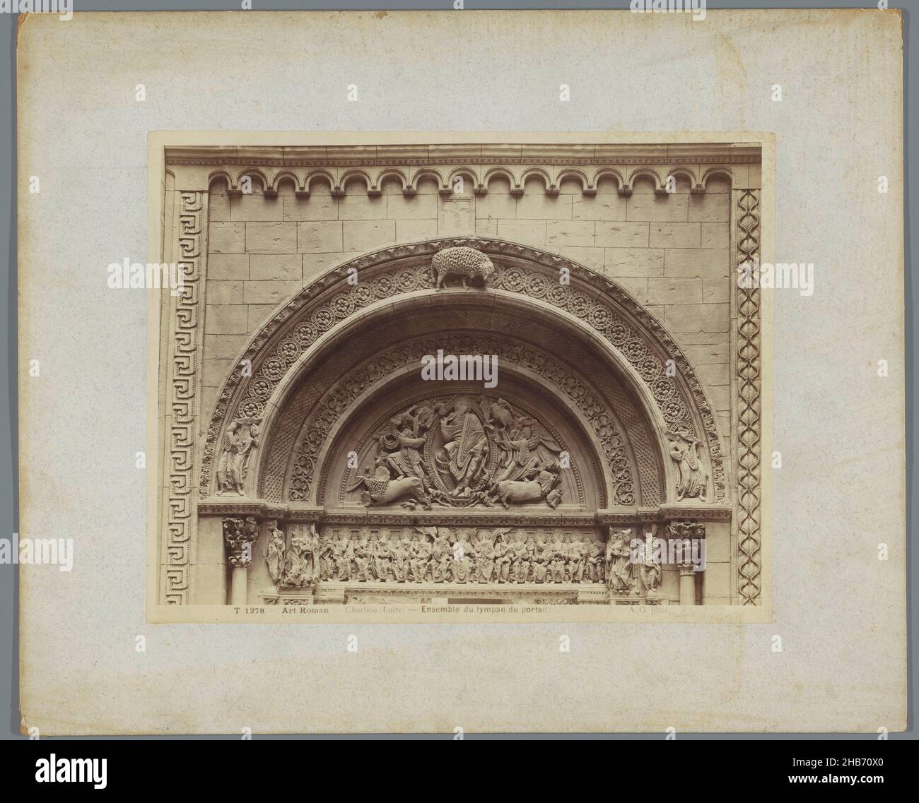 Ensemble du tympan du portail hi-res stock photography and images - Alamy