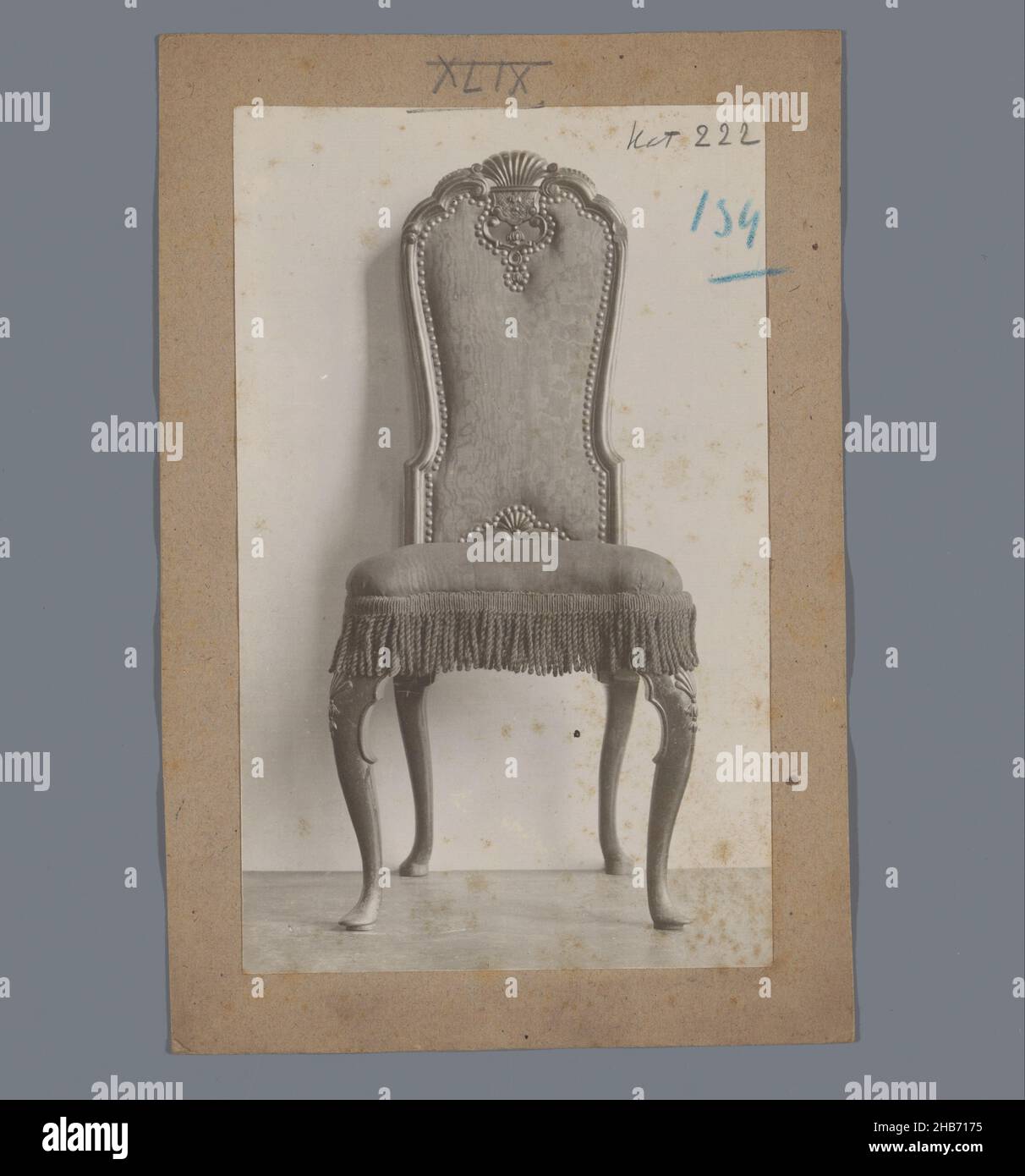 Scallop seat hi-res stock photography and images - Alamy