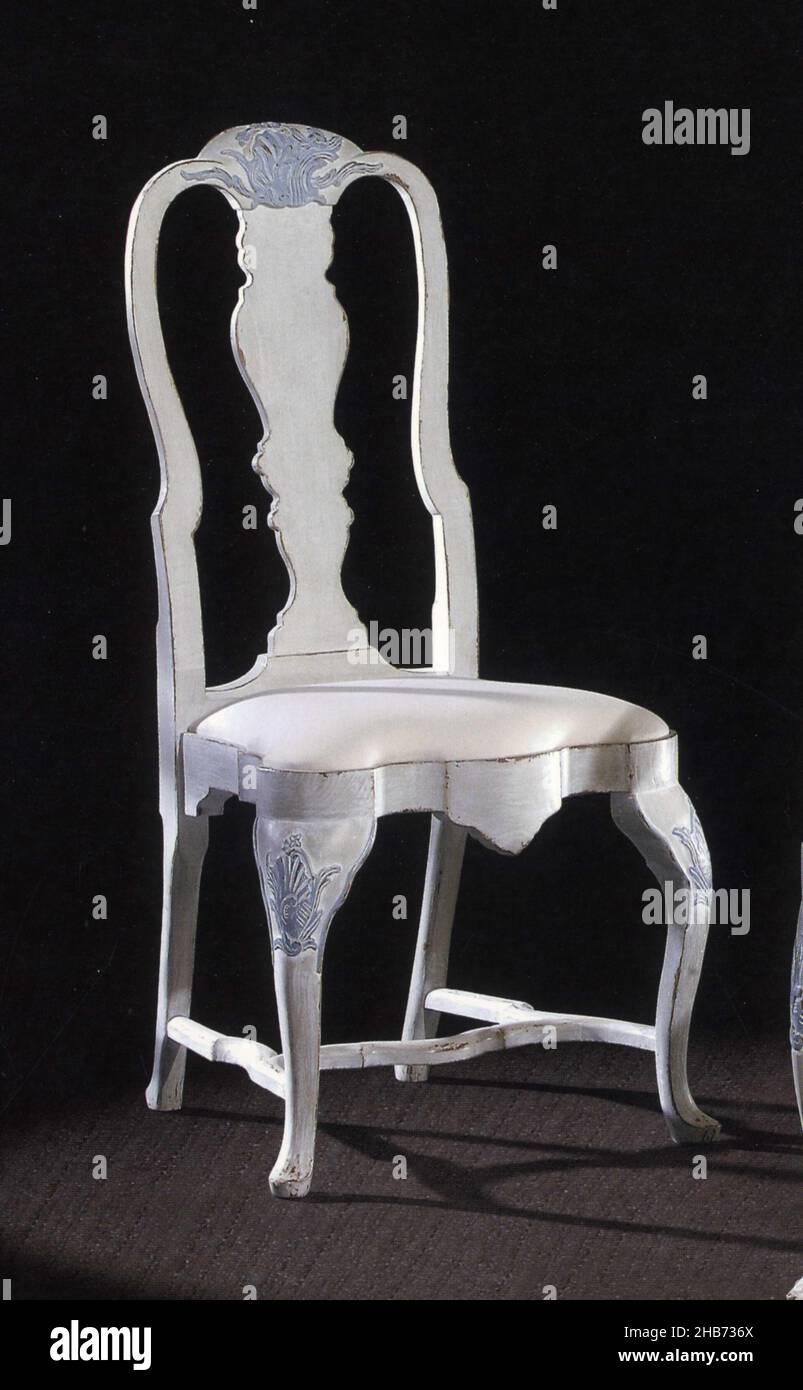 Queen anne chair hi-res stock photography and images - Alamy