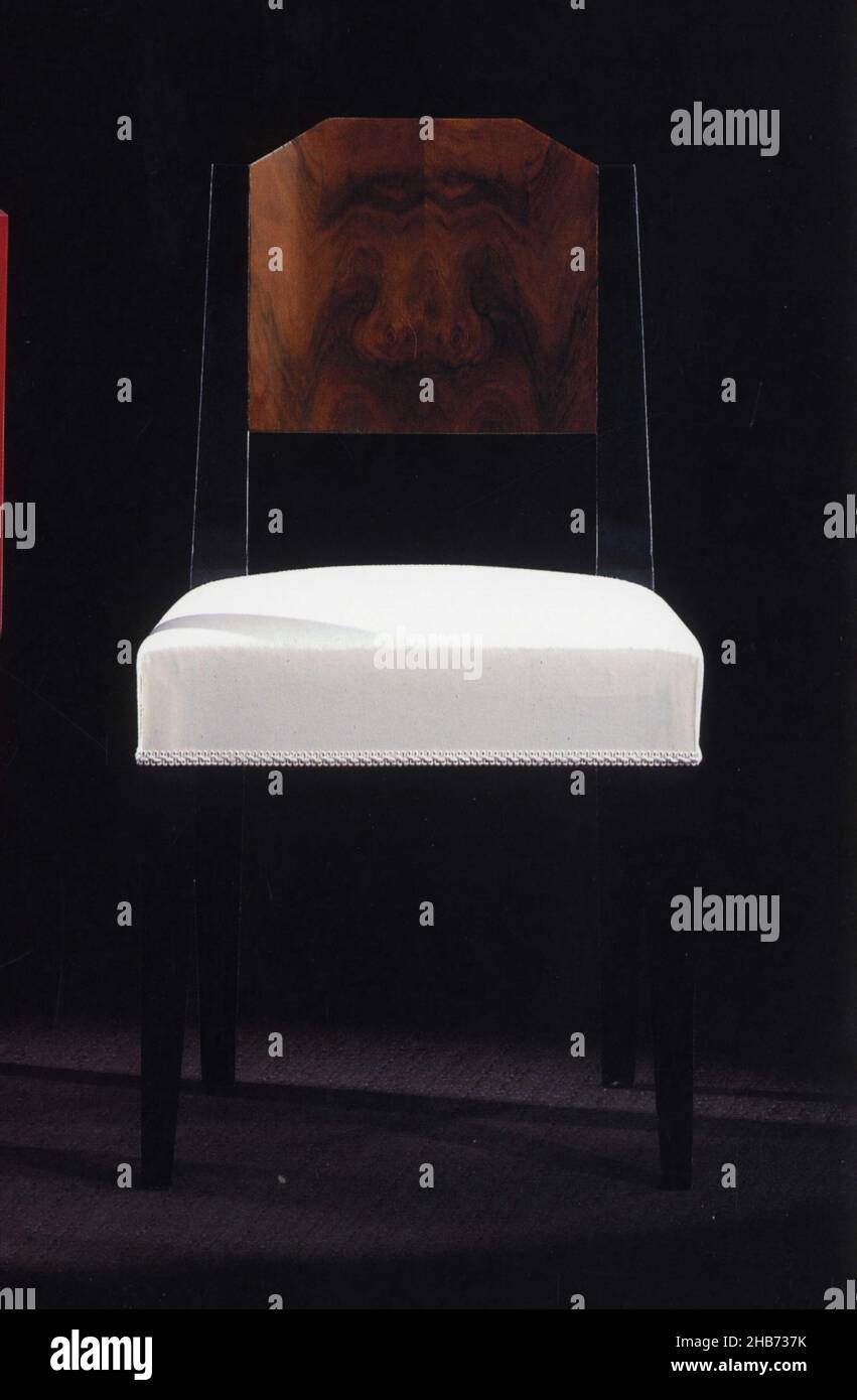 PYRAMID CHAIR. 1920-1930 Stock Photo - Alamy