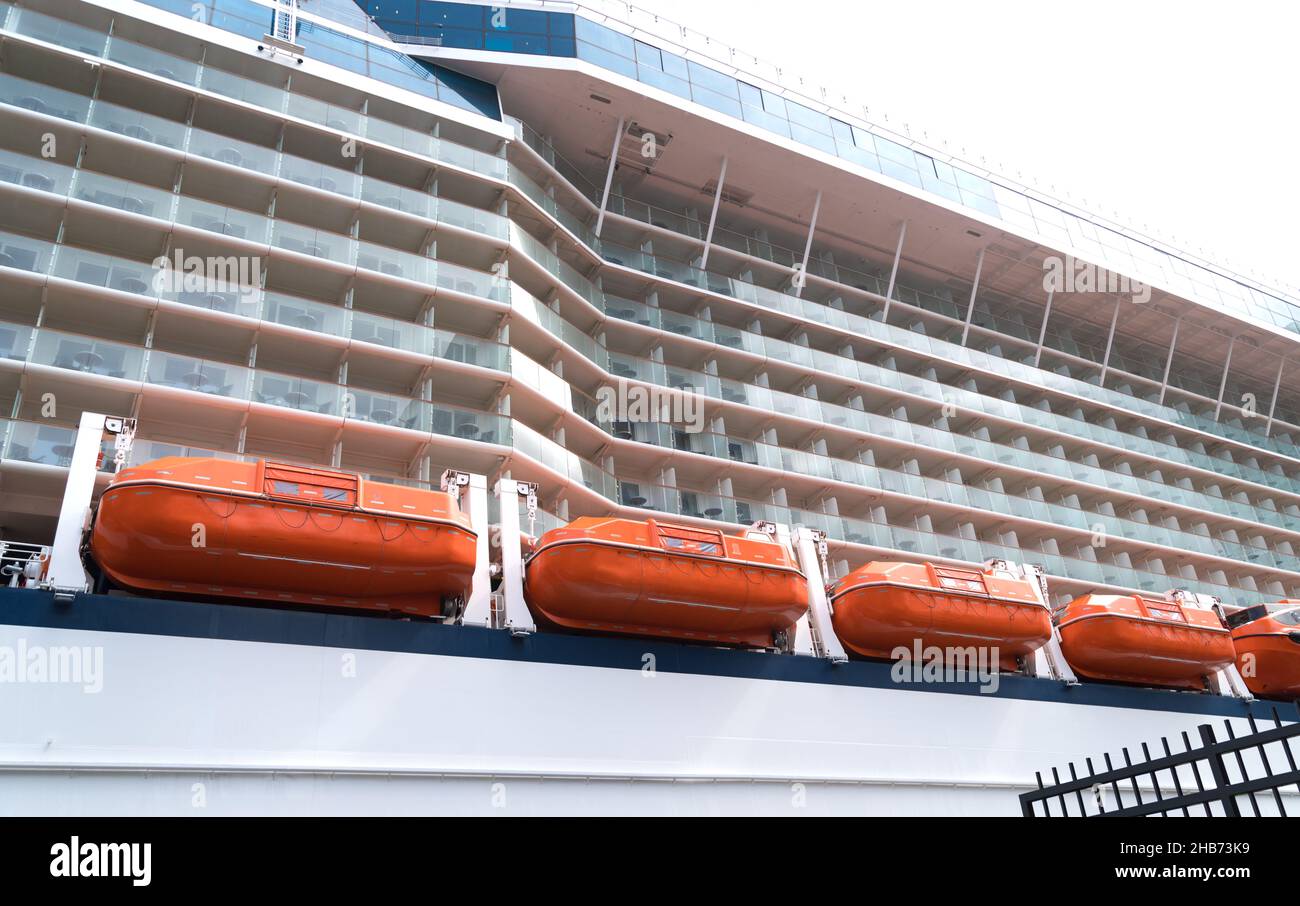 rescue boats on a big cruise liner Stock Photo - Alamy