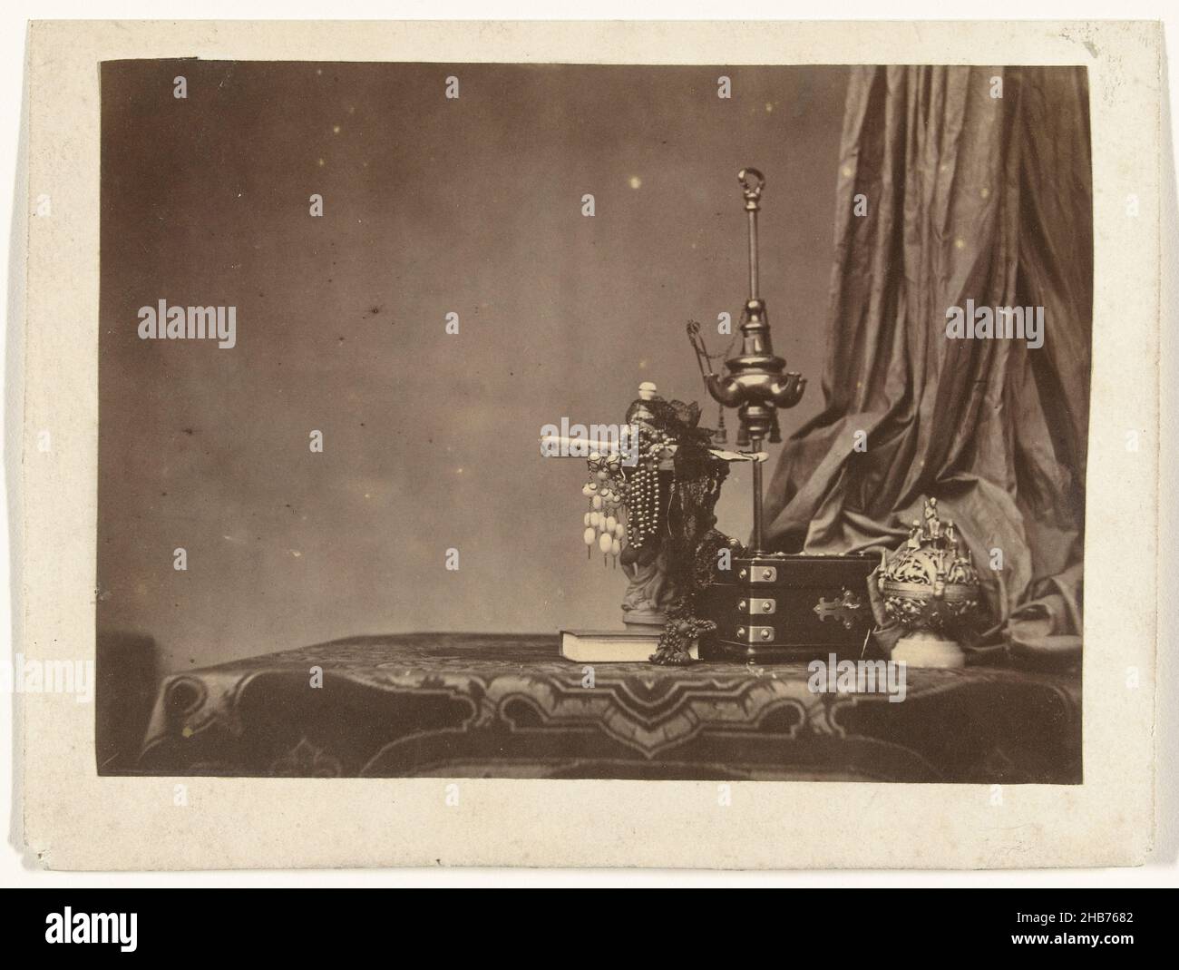 Still life with drapery hi-res stock photography and images - Alamy