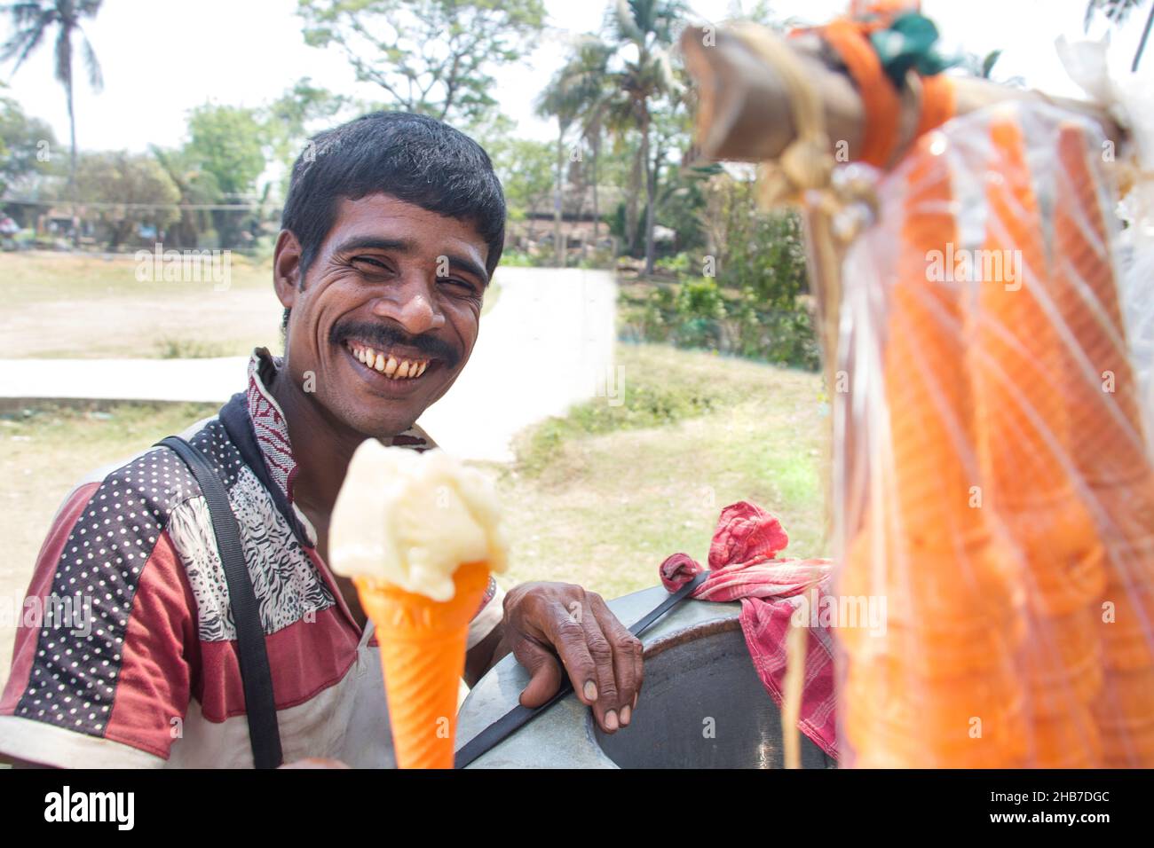 Indian man selling ice cream hi-res stock photography and images - Alamy