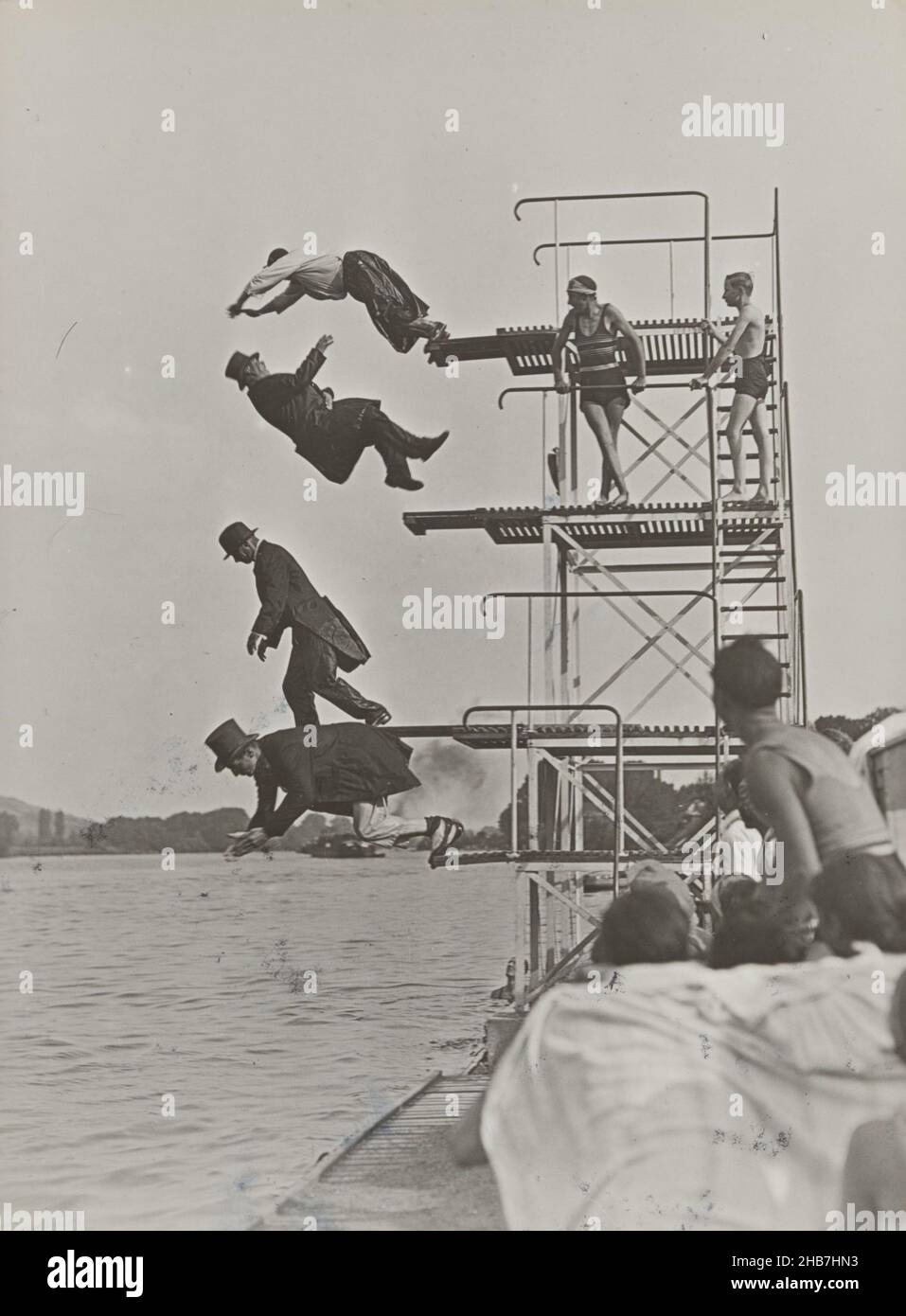 People jumping off diving board hi-res stock photography and images - Alamy