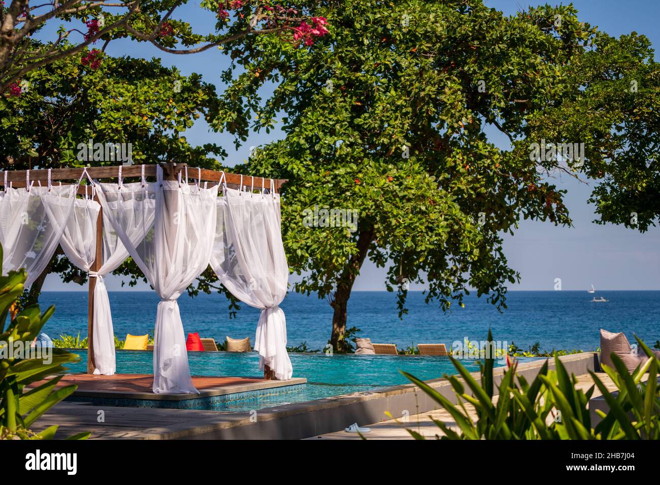 Scenic view of a pool with the blue ocean in the background Stock Photo ...