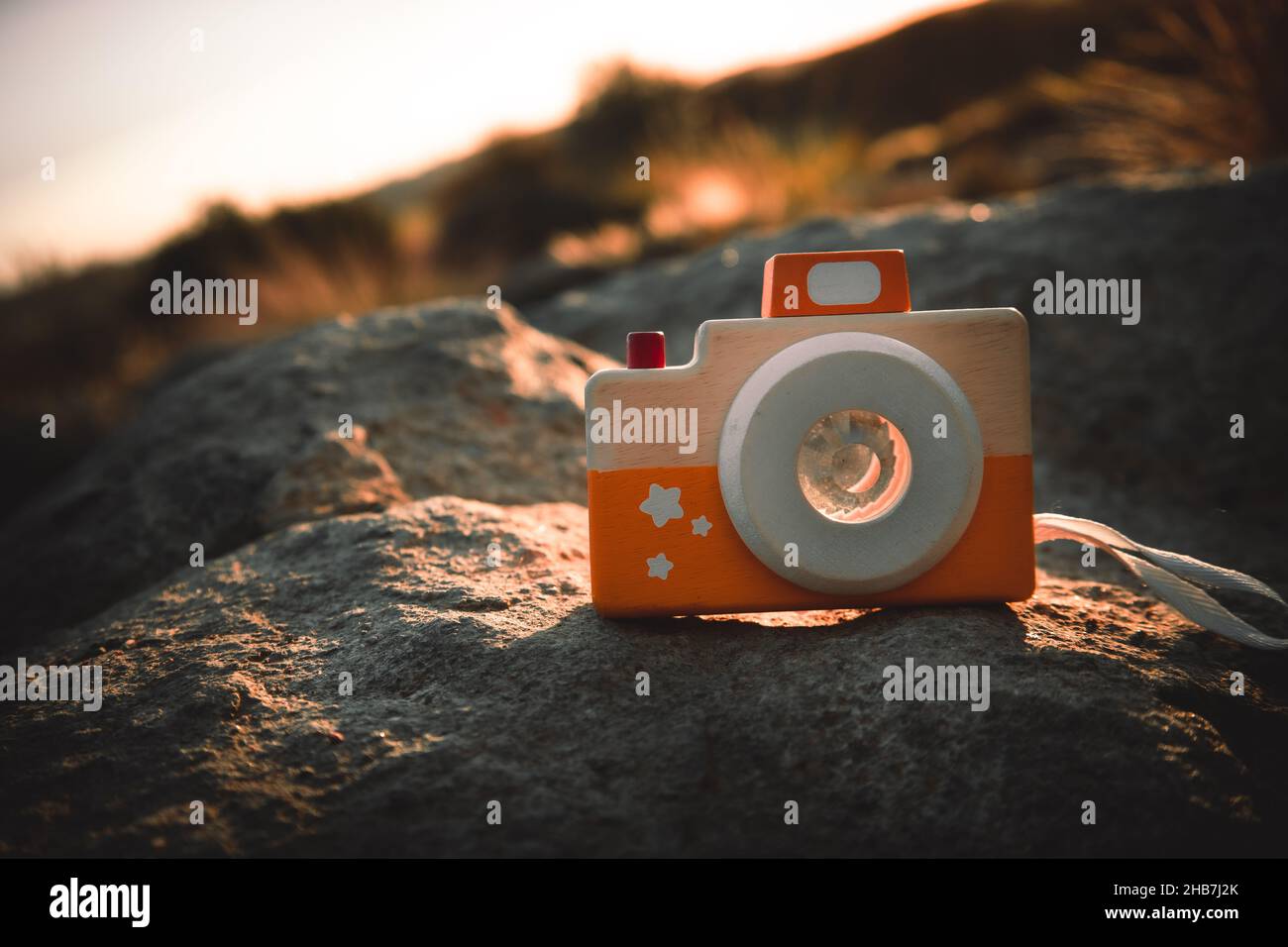 Simple icon vector film camera hi-res stock photography and images - Alamy