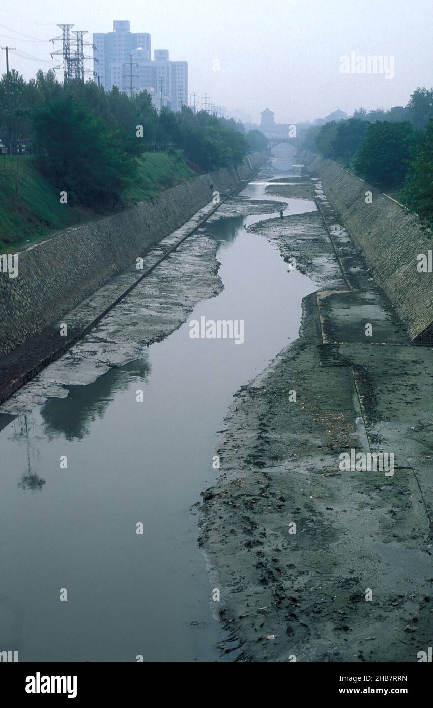 Durty river hi-res stock photography and images - Alamy