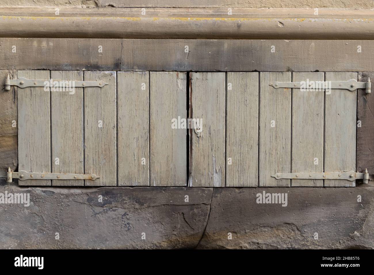 Vintage shutter hi-res stock photography and images - Alamy