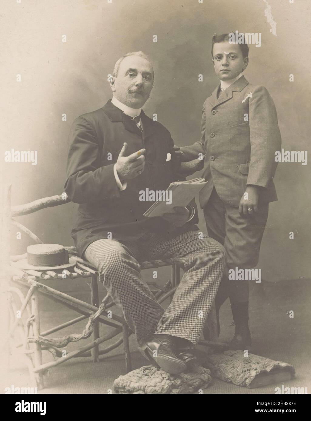 Old man and boy hi-res stock photography and images - Alamy