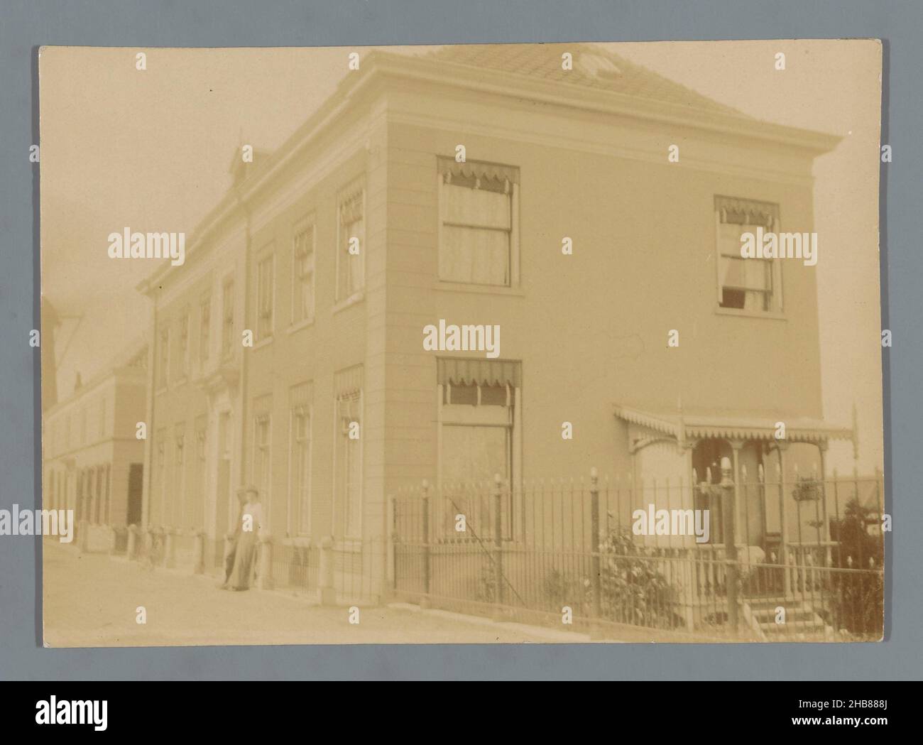 Anonymous exterior hi-res stock photography and images - Alamy