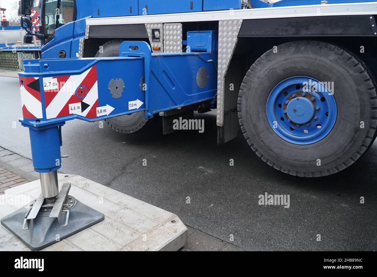 Side boom crane hi-res stock photography and images - Alamy