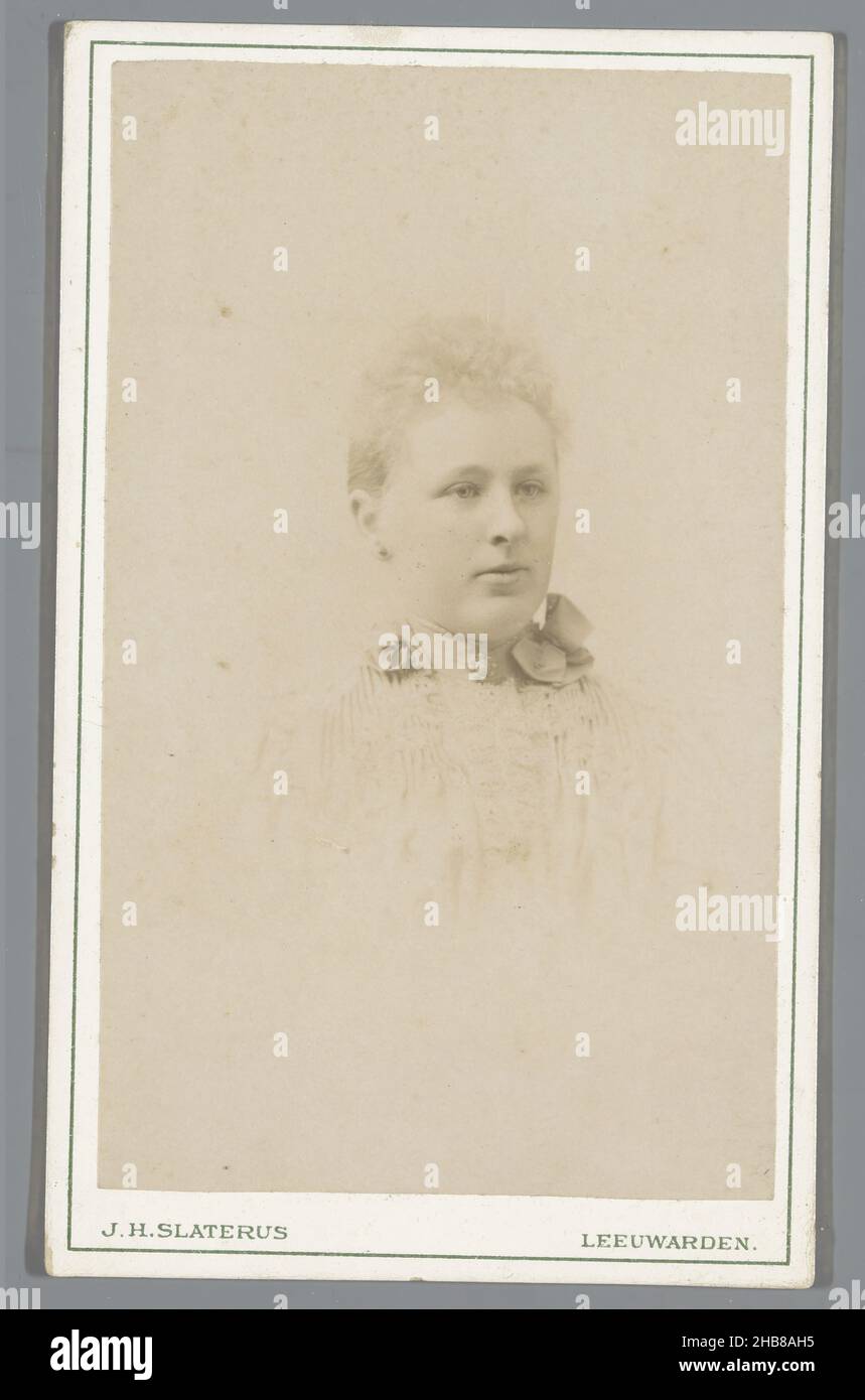 Portrait of an unknown woman, Idanus Hendrikus Slaterus (mentioned on ...