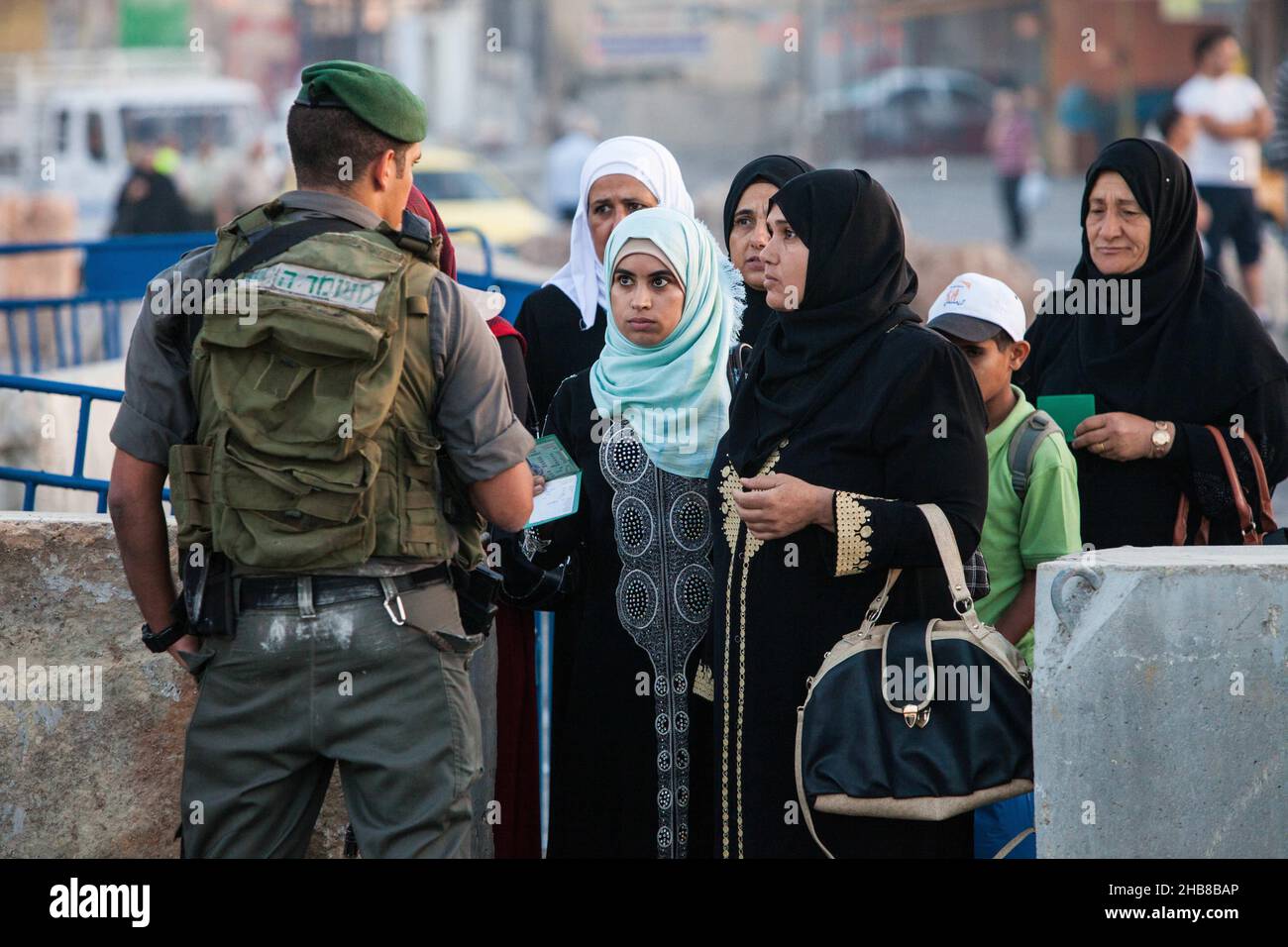 Idf women hi-res stock photography and images - Alamy