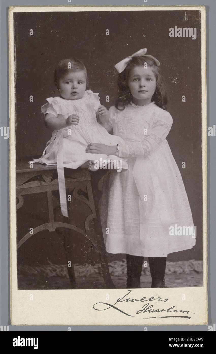 Baby 1923 hi-res stock photography and images - Alamy