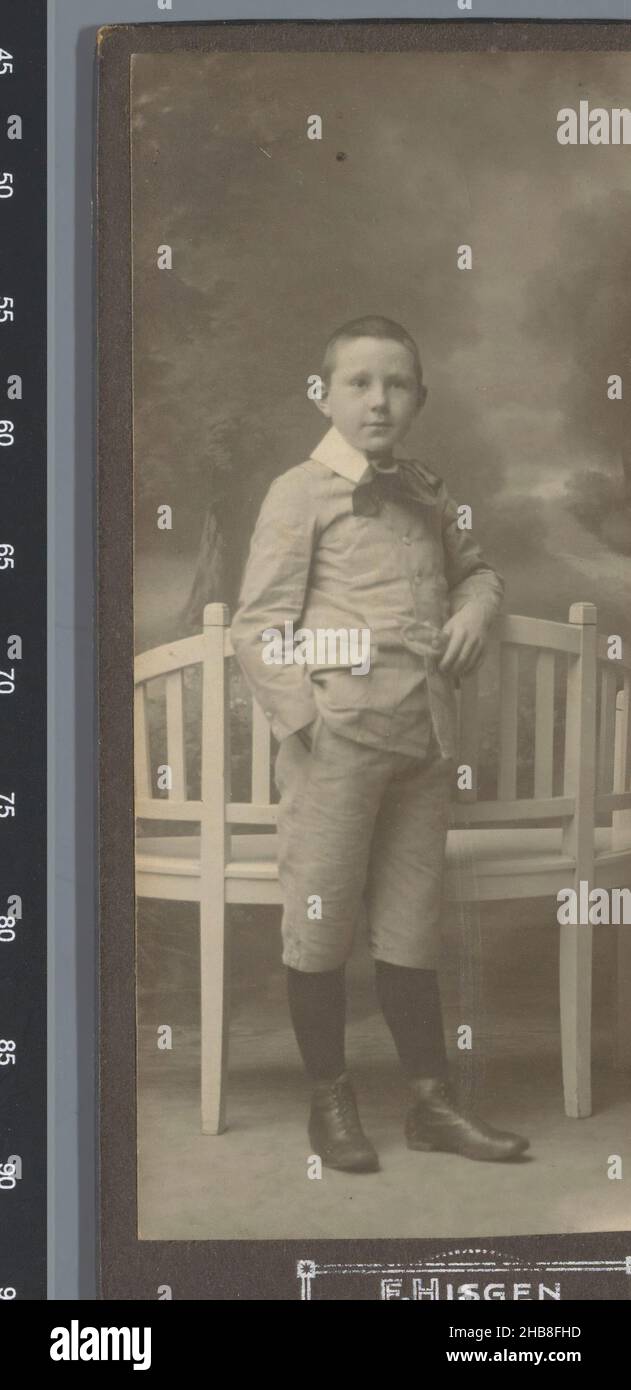 Portrait of an unknown boy, Friedrich Carel Hisgen (mentioned on object ...