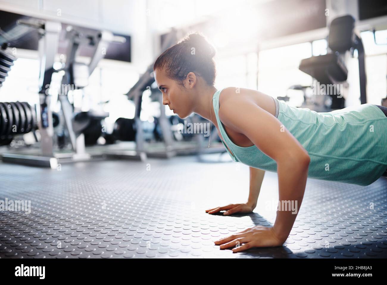 Fit body form hi-res stock photography and images - Alamy