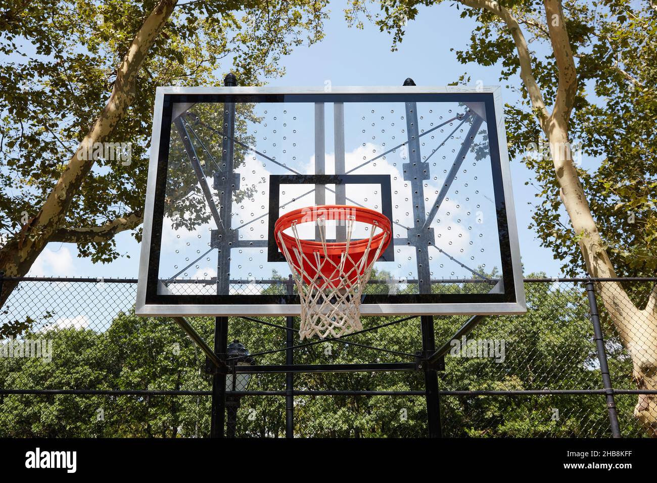 Basketball hoop in park hi-res stock photography and images - Alamy