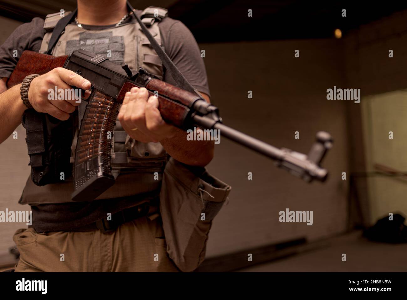 Male soldier with rifle machinegun Stock Photo - Alamy