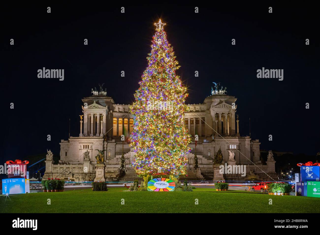 Rome christmas tree lights hi-res stock photography and images - Alamy