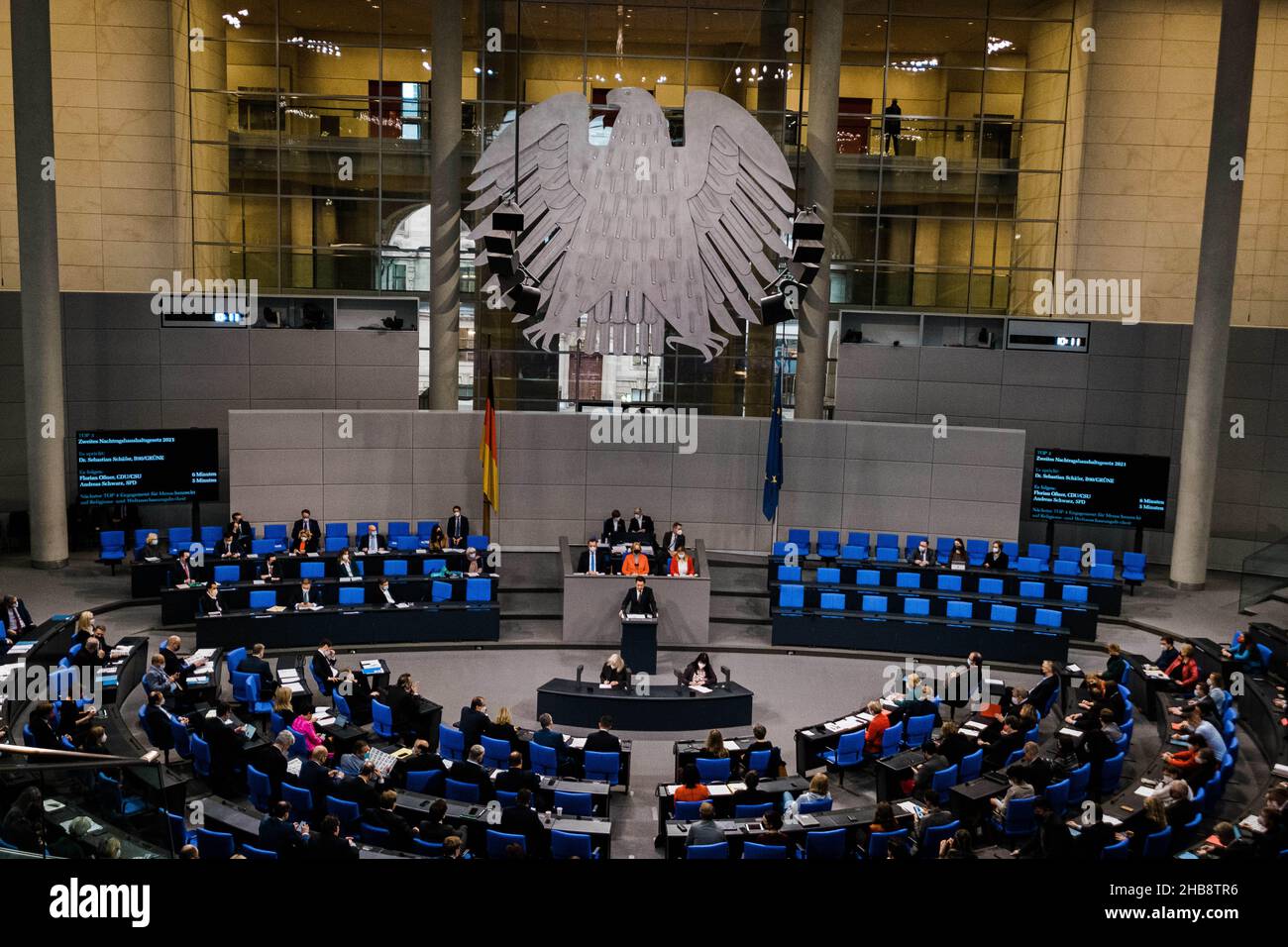 Berlin, Germany. 16th Dec, 2021. Members of the 20th Bundestag, the ...