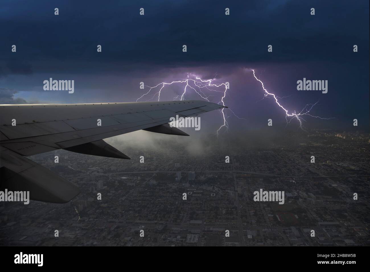 Aircraft lightning storm hi-res stock photography and images - Alamy