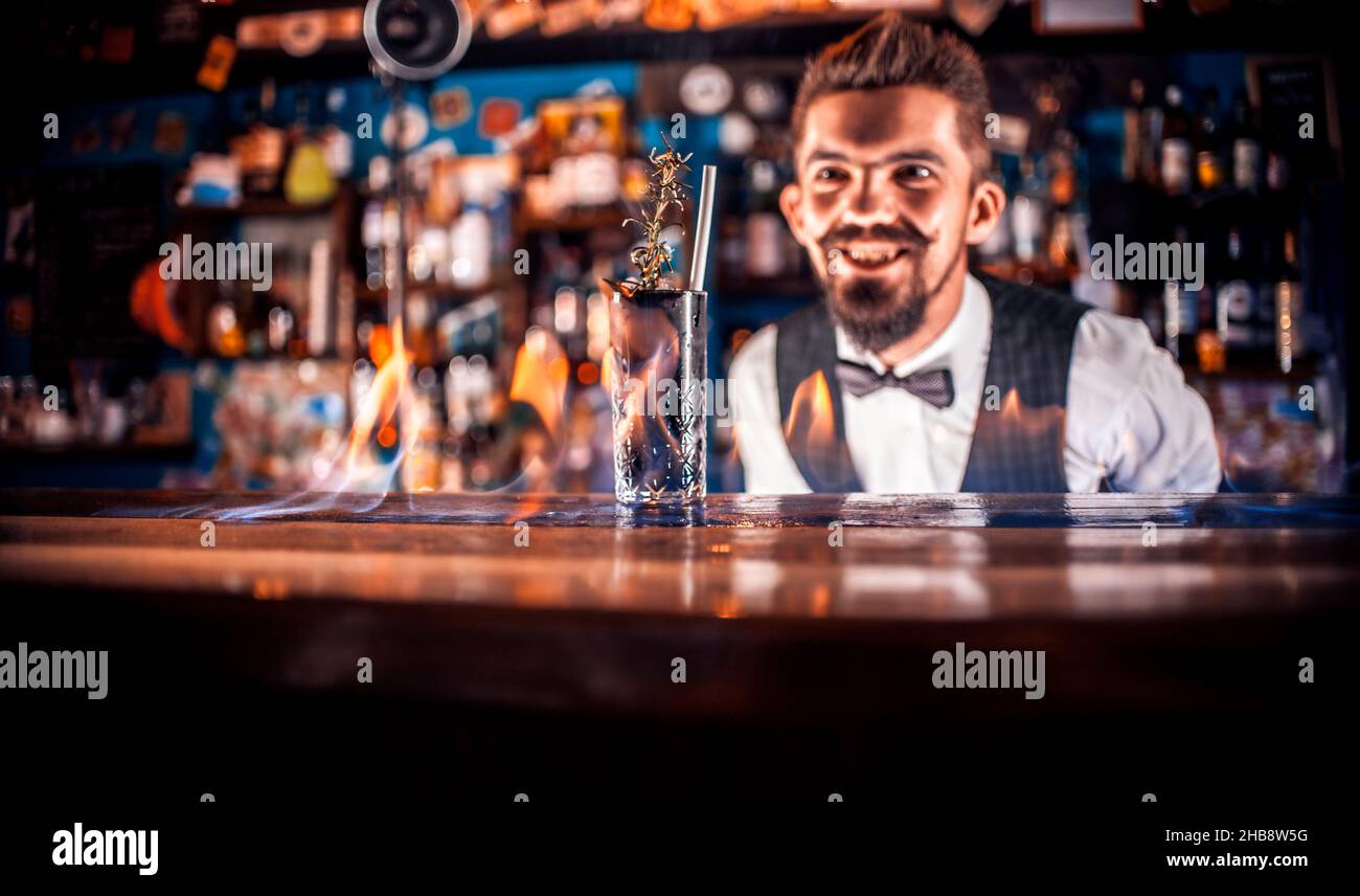 Making alcoholic cocktail bartender hi-res stock photography and images ...