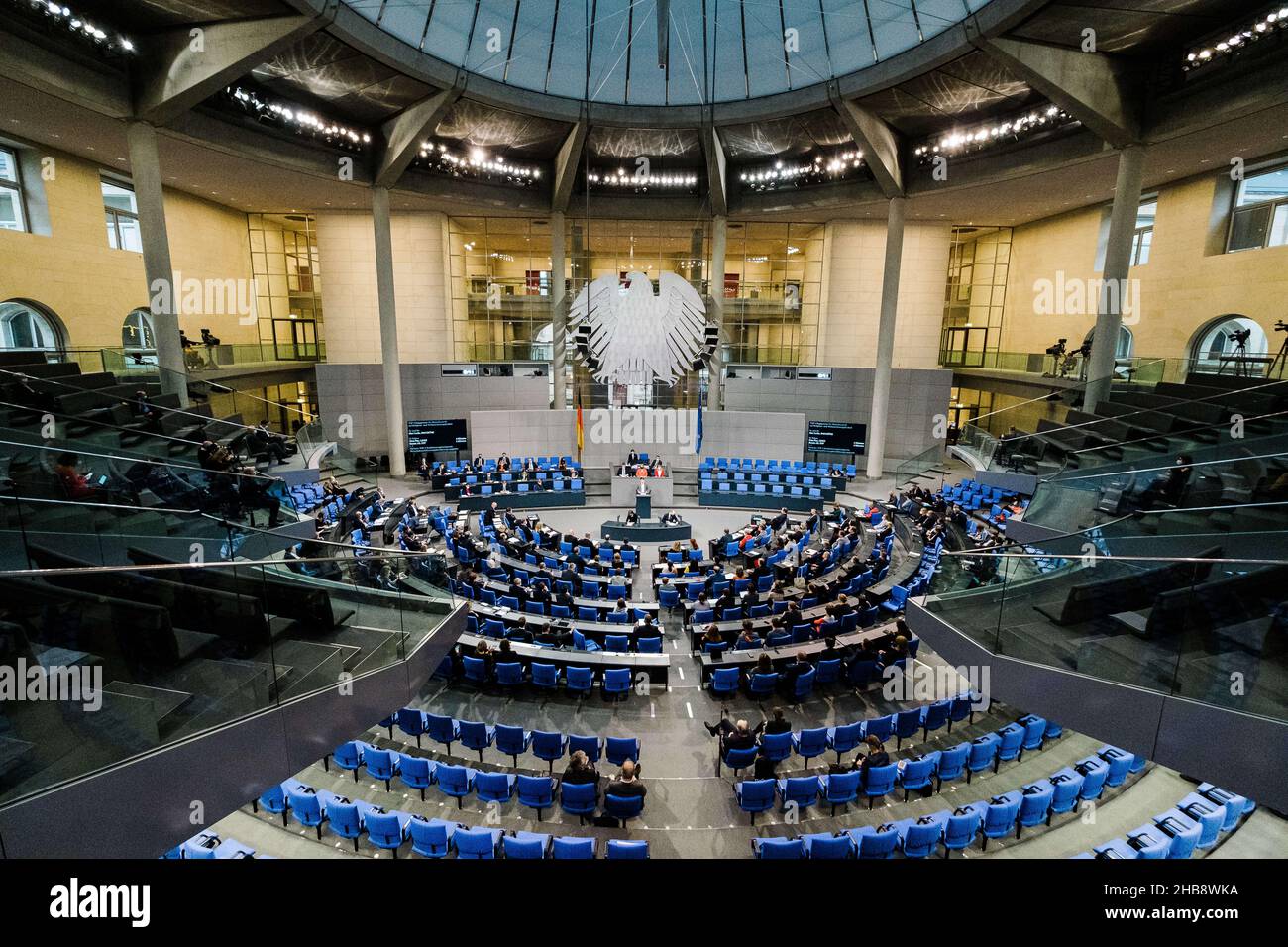 Berlin, Germany. 16th Dec, 2021. Members of the 20th Bundestag, the ...