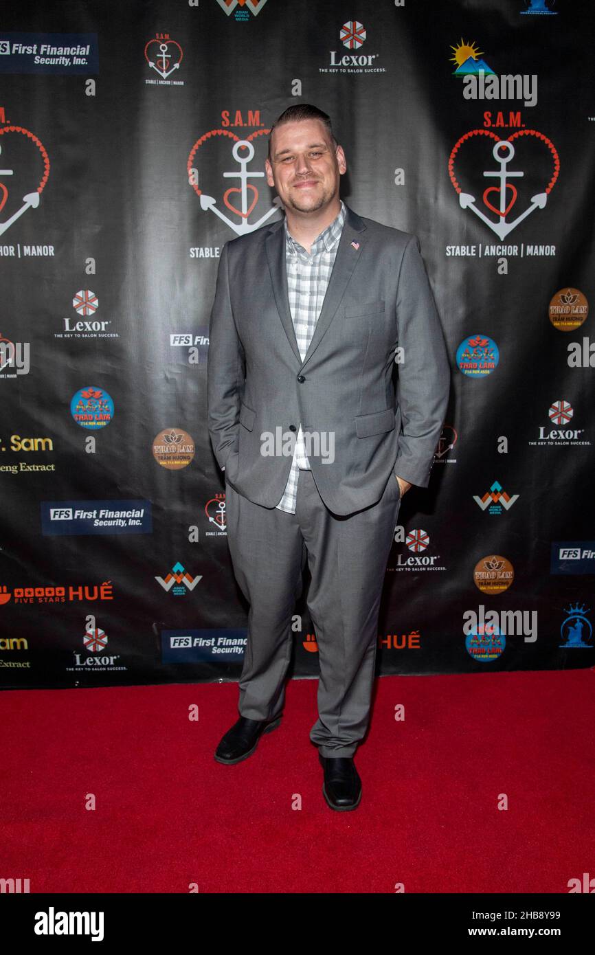 Paint a heart art exhibit hi-res stock photography and images - Alamy