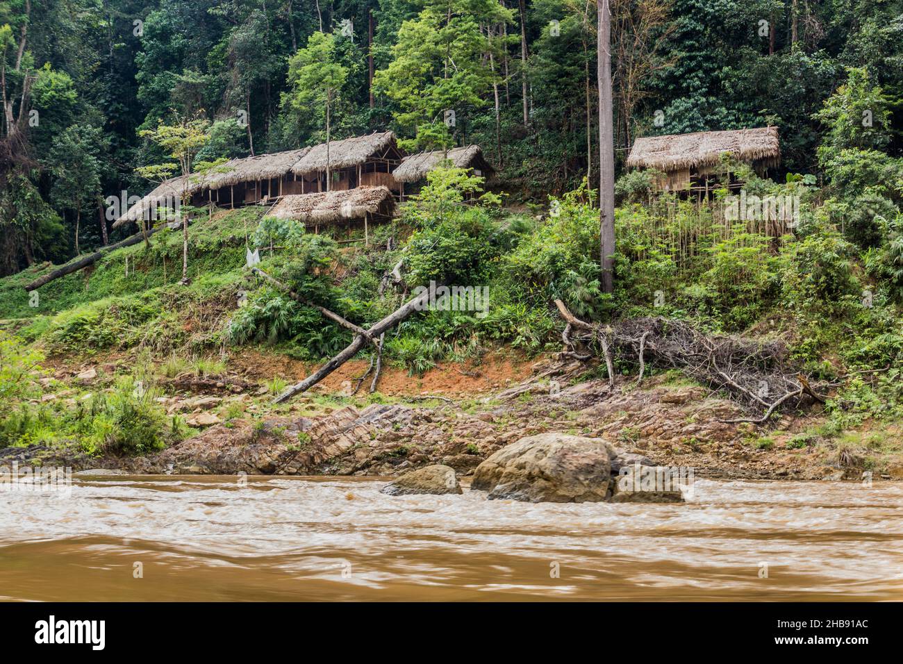Riverside huts hi-res stock photography and images - Alamy