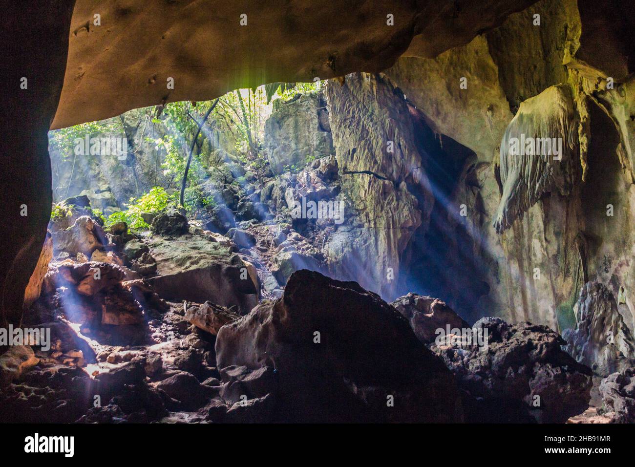 Cave with light beams hi-res stock photography and images - Alamy