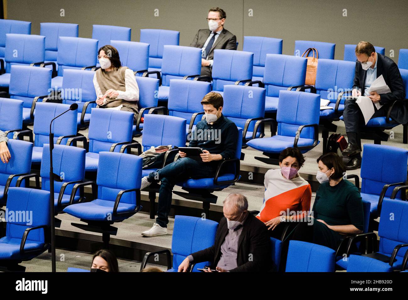Berlin, Germany. 16th Dec, 2021. Members of the 20th Bundestag, the ...