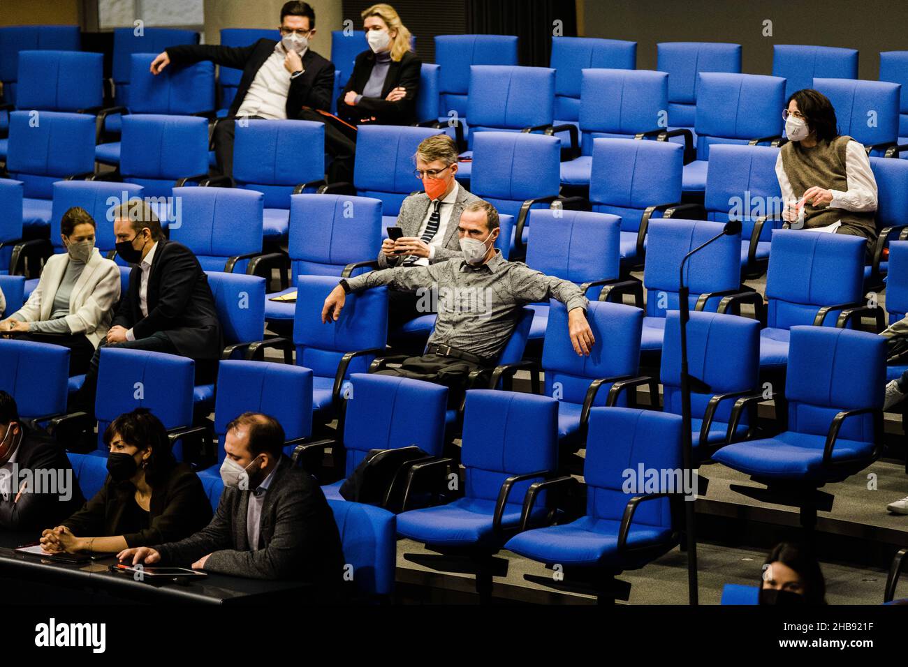 Berlin, Germany. 16th Dec, 2021. Members of the 20th Bundestag, the ...