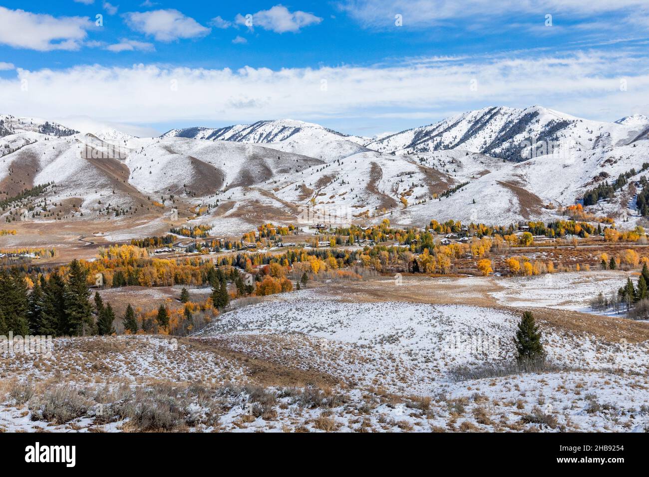 USA, Idaho, Ketchum, Fall foliage in mountains near Sun Valley Stock ...