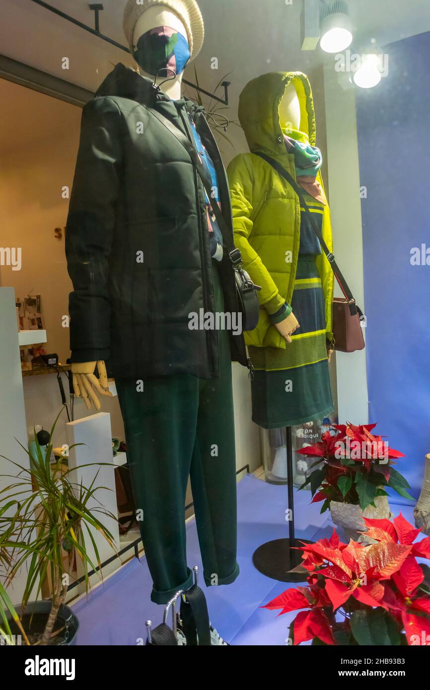 Sustainable fashion shop front hi-res stock photography and images - Alamy